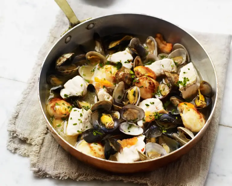 15 Mediterranean Fish Recipes for Heart-Healthy Meals - Tasteful Zone